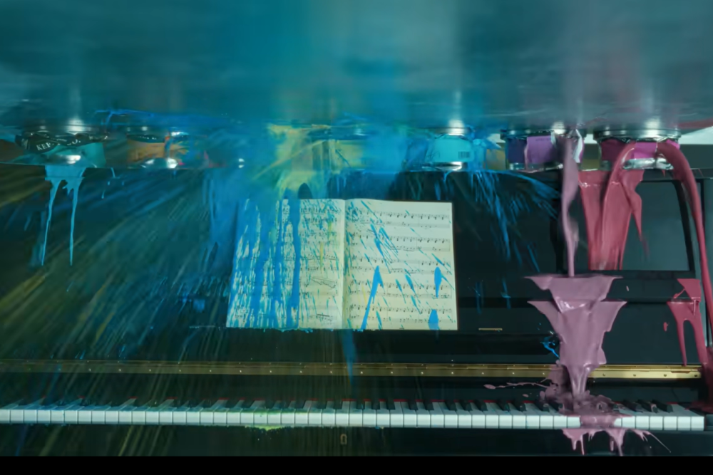 Apple се извинява за неподходяща реклама и отменя телевизионната ...